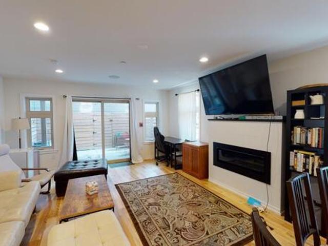 Brand new Bella Vista apartment with private patio