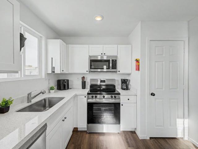 BRAND NEW BUILD! 4 Rooms Only | Large Mini Fridge