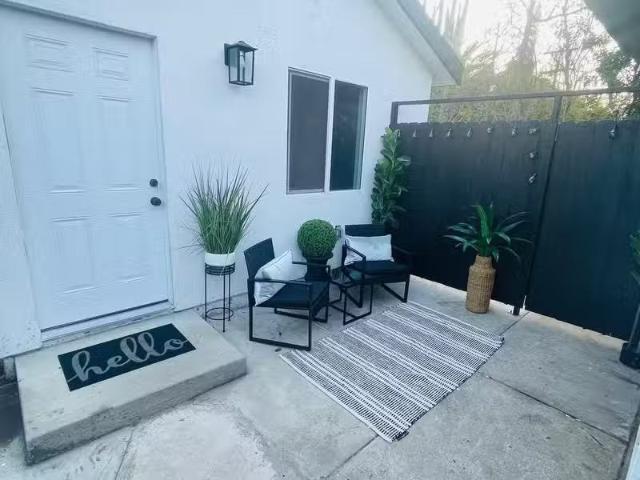 Brand New Gorgeous 1 Bedroom 1 Bathroom Home In Sherman Oaks W.