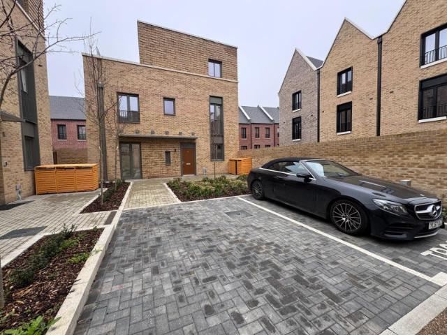 Brand New Detached 3 Bedroom House – Greenwich SE1