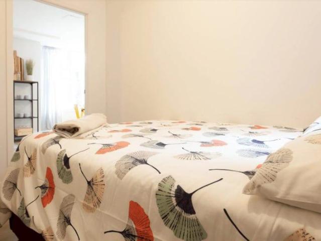 Brand new enormous duplex w/ spacious living room