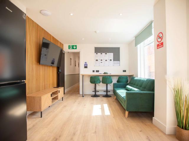 Brand New Eco Friendly HMO Room 5