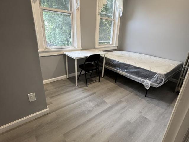 Brand New, free Laundry! EZ2 Manhattan