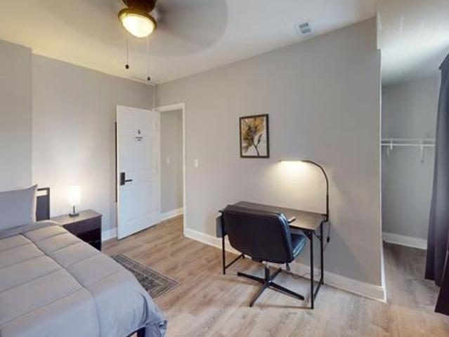 Brand New Fully Renovated Baltimore Townhouse May 2025 – Secure & Stylish Spacious Fully Furnished Rooms High Speed WiFi & All Utilities Included! Move In Ready! Top Rated Host