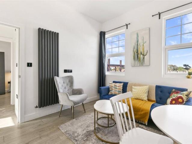 Brand New Furnished 2 Bed Flat – Bills Included