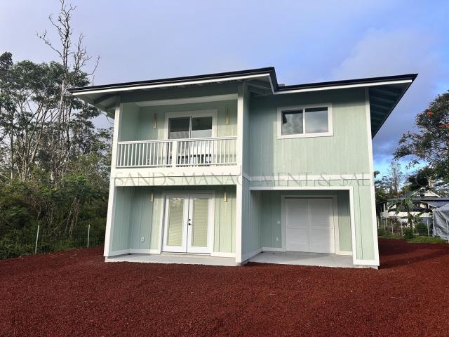 Brand New Home in Tiki Gardens