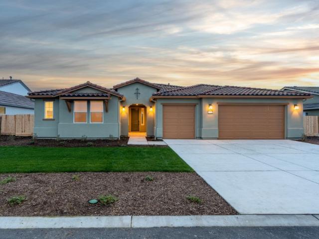Brand New Home in Visalia, CA. 5 Bed, 3 Bath