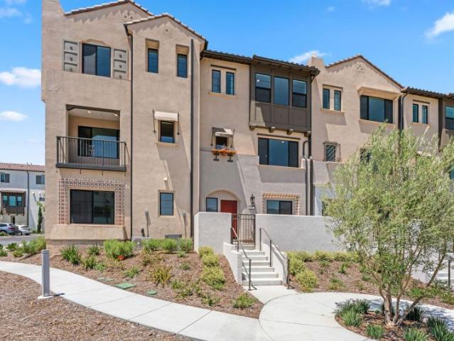 Brand New Home in Burbank, CA. 4 Bed, 2 Bath