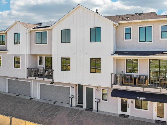 Brand New Home in Escondido, CA. 2 Bed, 2 Bath