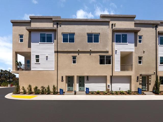 Brand New Home in Huntington Beach, CA. 2 Bed, 2 Bath