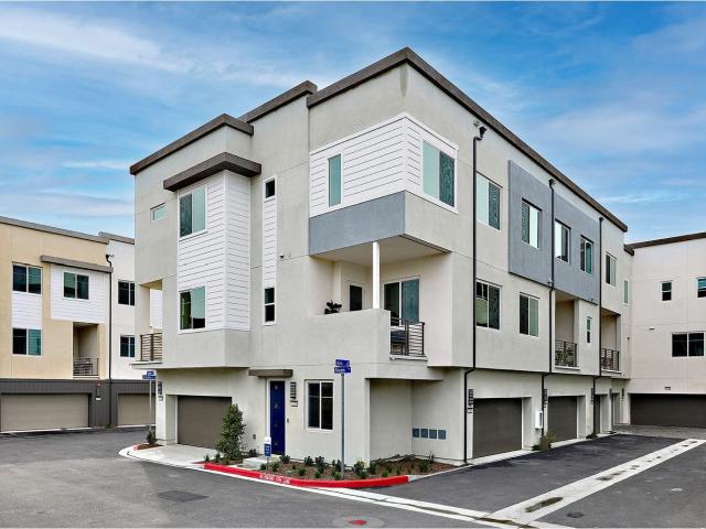 Brand New Home in Huntington Beach, CA. 3 Bed, 2 Bath