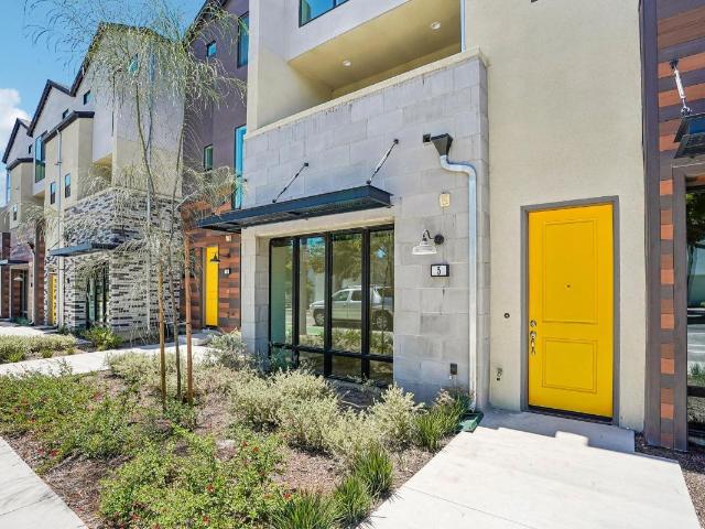 Brand New Home in Long Beach, CA. 3 Bed, 4 Bath