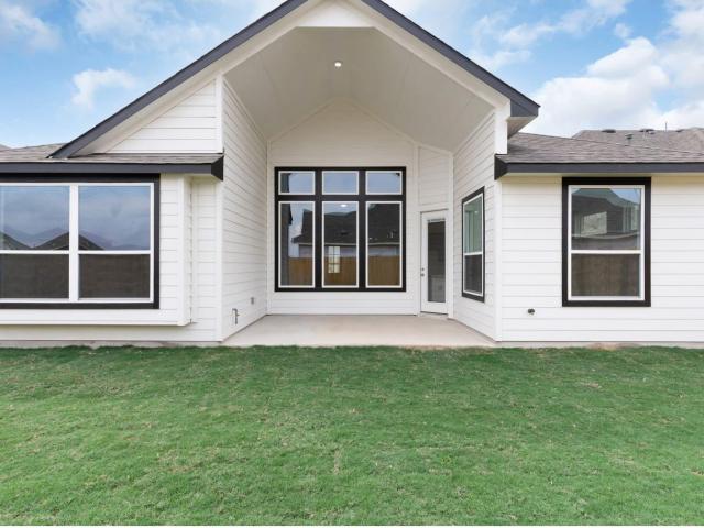 Brand New Home in Manor, TX. 4 Bed, 3 Bath