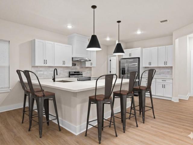 Brand New Home Near Downtown Modern Style + Chill