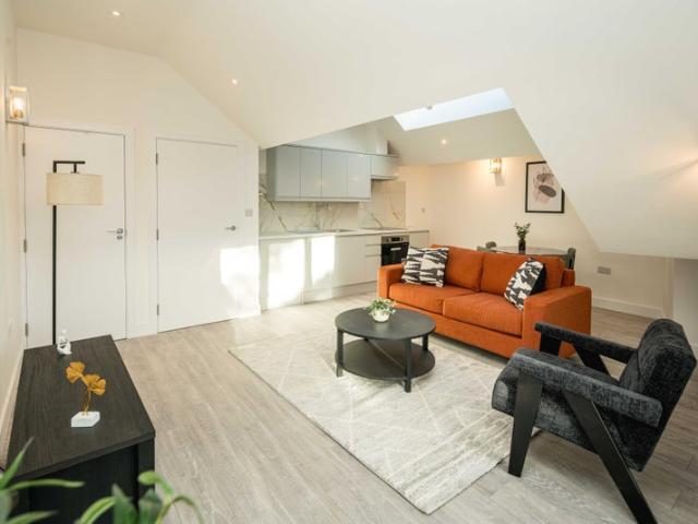 Brand new one bedroom apartment in N9