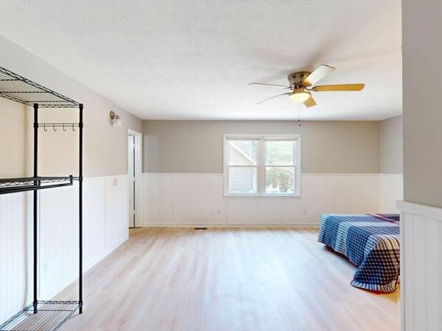 Brand New Large Room | Lawrenceville Hwy | Best Operator | High Speed WiFi