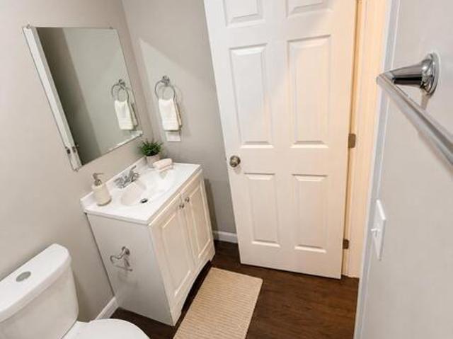 Brand New LARGE rooms Smart TVs Fast WiFi Workspace 24/7 Support Private Ensuites 5 min walk to the MARTA