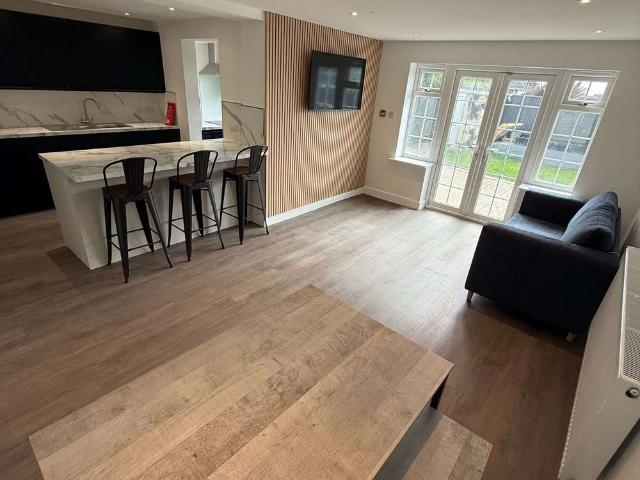 Brand New Luxury Hmo BH12 Room 3