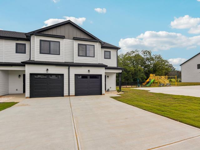 Brand New Luxury Townhomes | Move In Ready!