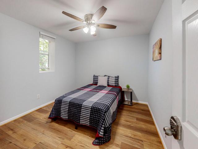 BRAND NEW Newly renovated in Forest Park! Beautiful Large Bedrooms! Ceiling Fans! Private Suites! Don't Miss Out!