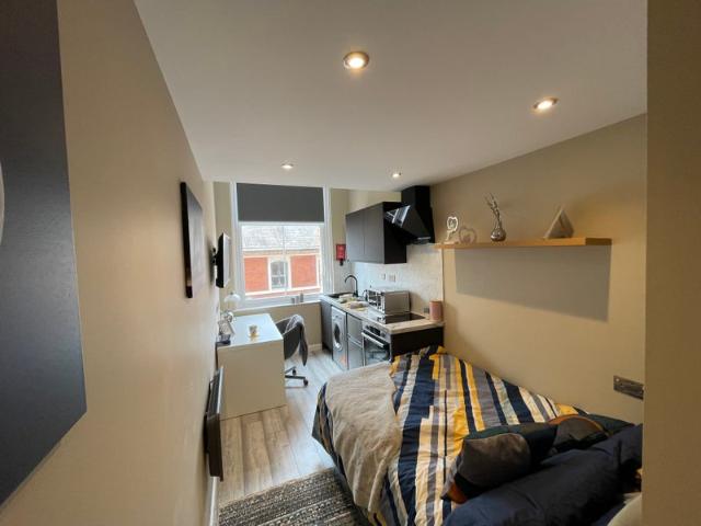 Brand new Studio all bills Inc In City Centre
