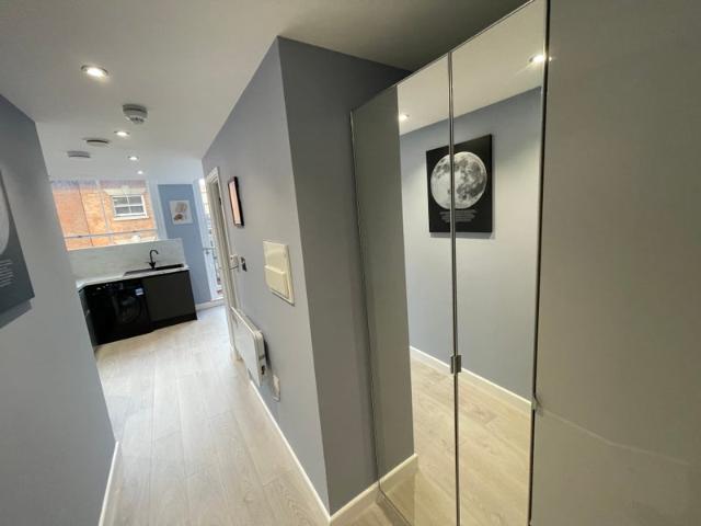 Brand new Studio all bills Inc In City Centre