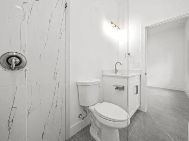 Brand new Studio Efficiency Available ! All Utilit