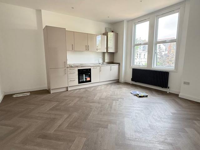 Brand new studio flat in Ealing Broadway
