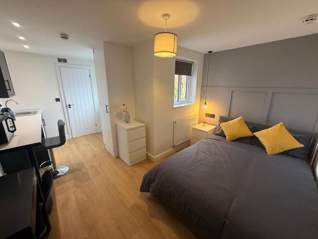 Brand New Studio Room, All Bills Included, Meadow Avenue, Mansfield NG18, Room to rent, £785 pcm | PrimeLocation