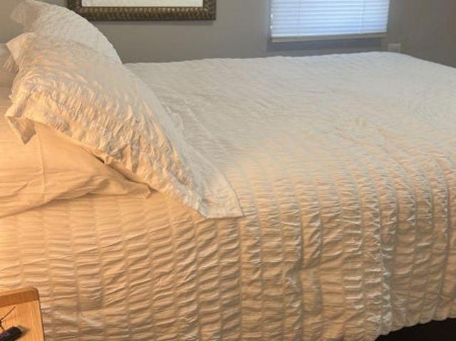BRAND NEW SUITE SEMI PRIVATE BATH min To Stadium