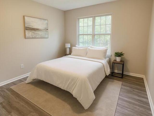 Brand new PadSplit property in Atlanta! Close to shopping off Old National Hwy. Fast WiFi! Don'tMiss