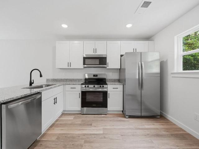 Brand New Pet Friendly Townhome in Hickory, NC 3 Bedroom Home for Rent at 302 18th Ave Ne, Hickory, NC 28601