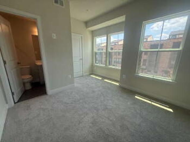 Brand New Private Room in Westport Townhouse