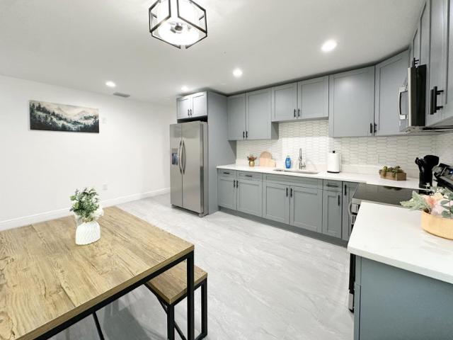 Brand New Room in Modern Duplex! ️ 3 Roomies Ma