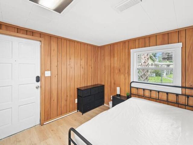 Brand New Renovated Home in Jacksonville | Private Furnished Rooms | Fully Equipped Kitchen | Peaceful Yard | Top Rated Host | Comfort & Style – Move In Ready!