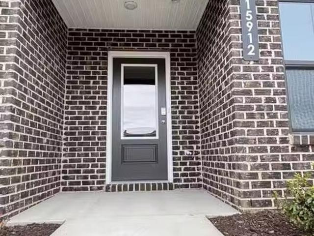 Brand new Townhome available in Westchester Commons 15912 Sto.