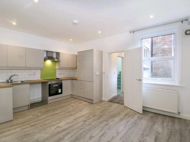Brand New Two Bedroom Flat June Offer £750pcm!
