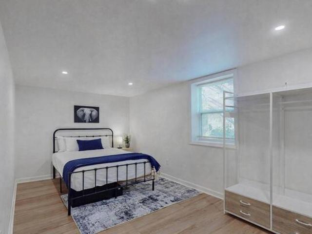 BRAND NEW Very clean & newly updated Decatur property with Smart TVs & mini fridges in every room!