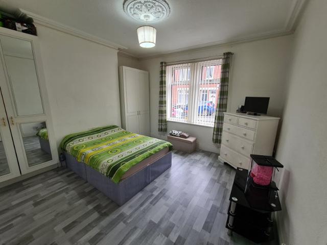 Brand Newly Refurbed. Furnished 2 Bed Lower Flat