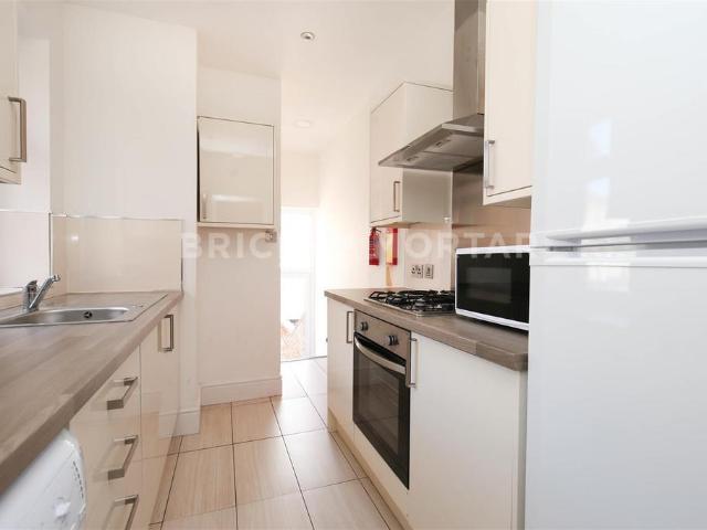 Brandon Grove, Newcastle Upon Tyne NE2 5 bed maisonette to rent £2,167 pcm £500 pw