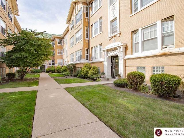 Brandon 440 Austin LLC 2 Bedroom Apartment for Rent at 440 N Austin Blvd, Oak Park, IL 60302