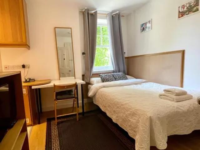 Brandenburgh House, Fulham Palace Road, London, W6 9EP, United Kingdom | Studio apartment for rent #64950301 | Rentberry