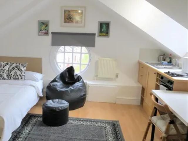 Brandenburgh House, Fulham Palace Road, London, W6 9EP, United Kingdom | Studio apartment for rent #84803104 | Rentberry