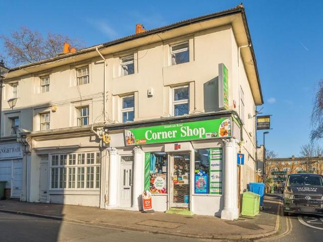 Brandram Road, Lewisham, London, SE13 3 bed maisonette to rent £2,200 pcm £508 pw