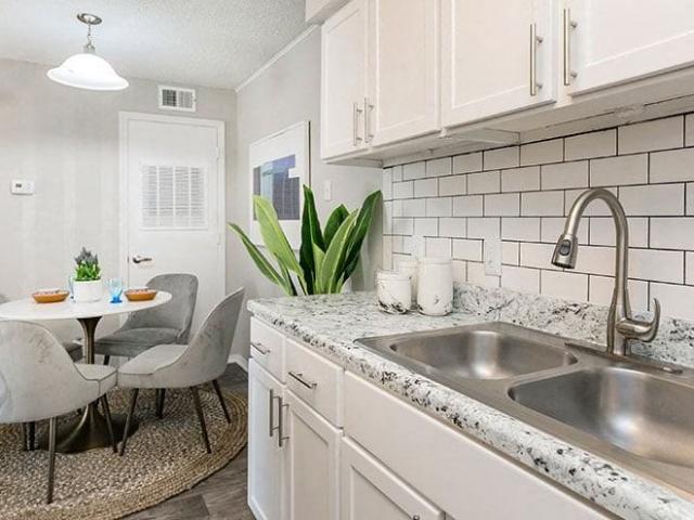 Brandywine Apartment Homes 2 Bedroom Apartment for Rent at 5204 Edmondson Pike, Nashville, TN 37211 Raintrec