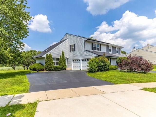 Brandywyn Ln, Buffalo Grove, Home For Sale