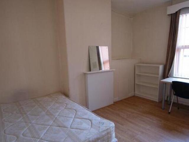 Branksome Place, Hyde Park, 4 Bedroom Terraced