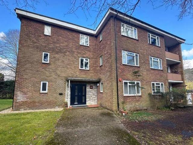 Branksome Wood Road, Poole, 3 Bedroom Flat