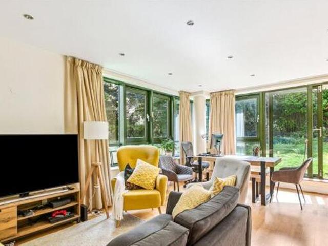 Brasenose Drive, Barnes, 2 Bedroom Flat