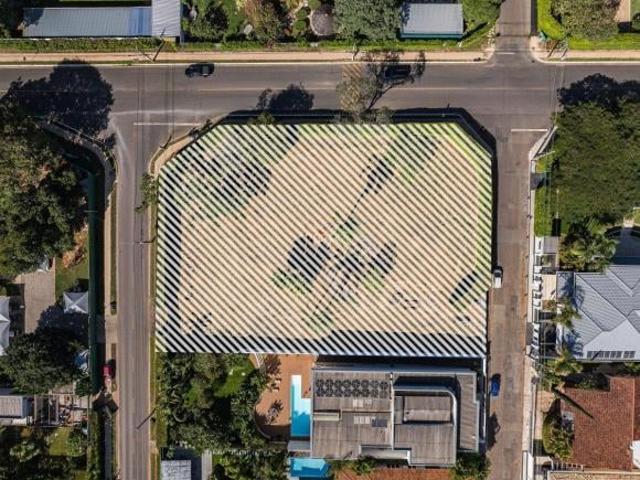 Brasília não produz mais terrenos assim. No máximo repete endereços